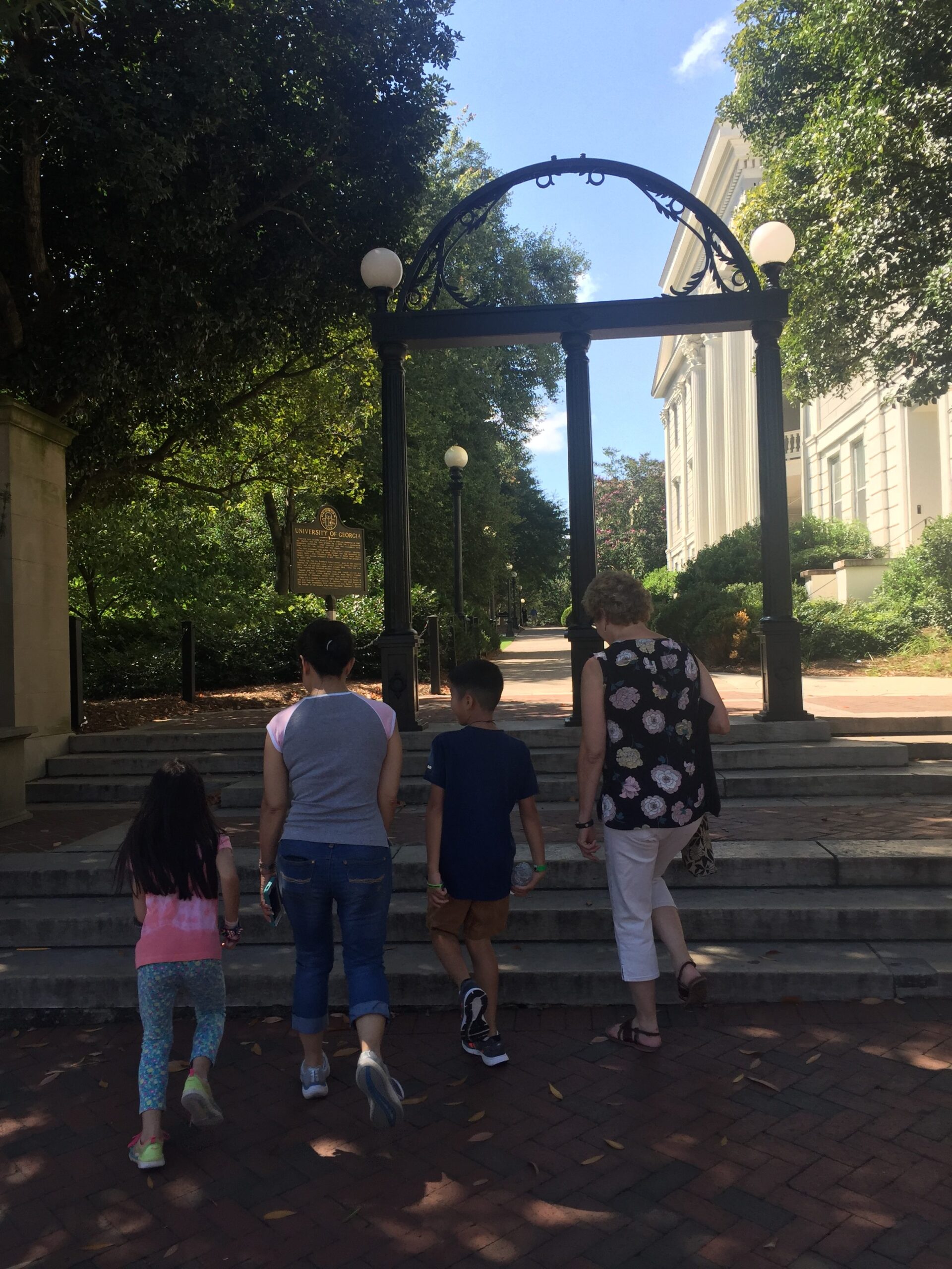 Family Itinerary: Explore Downtown Athens - Downtown Athens